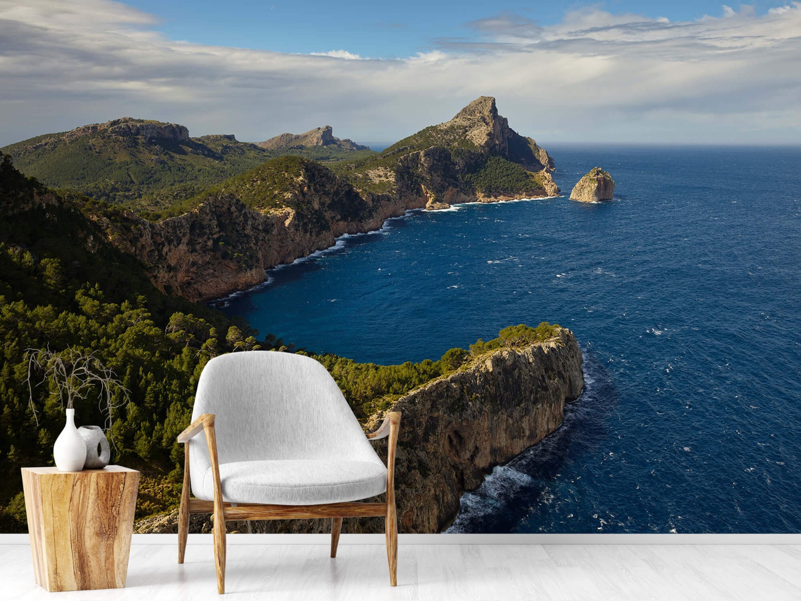 Uitlopende rots in zee - Fotobehang