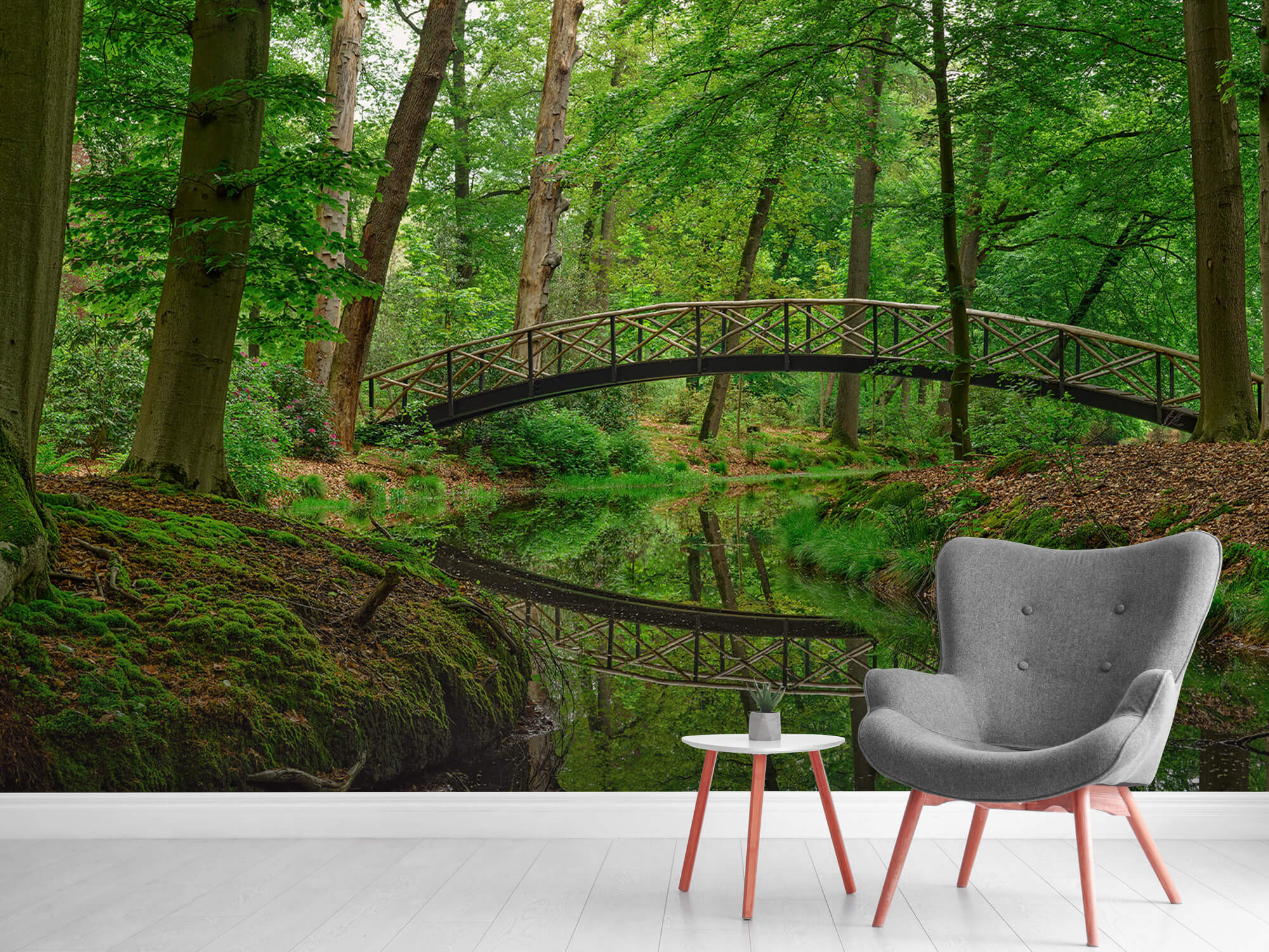 Boogbrug in het bos - Fotobehang